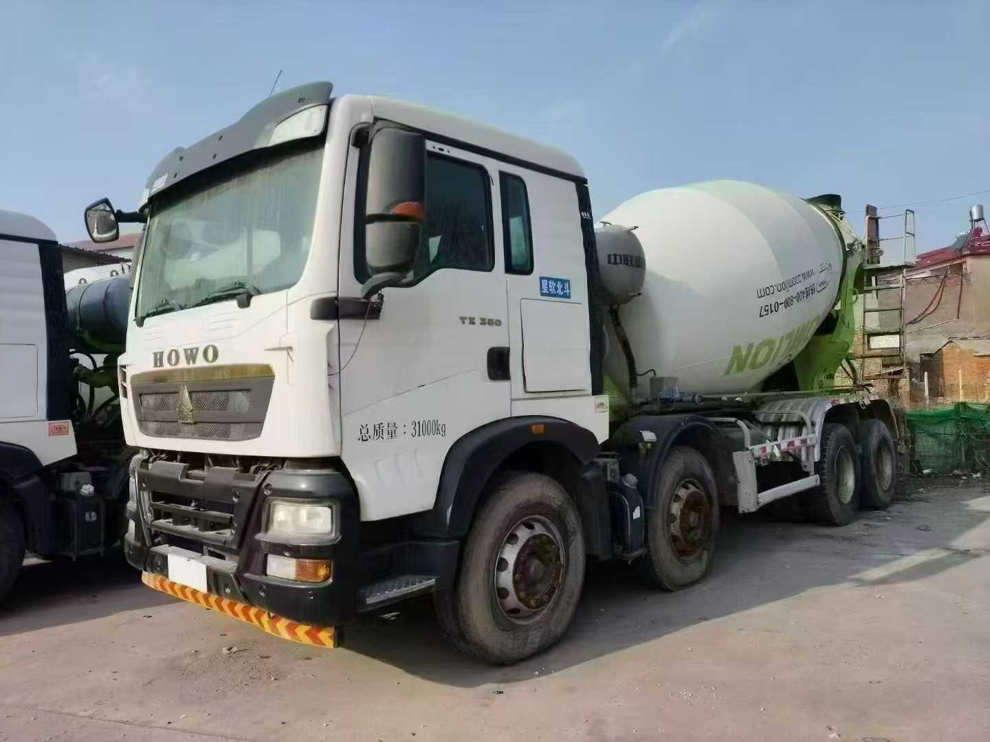 Used concrete mixers 2021 Zoomlion 12 cbm on Howo| Zoomlion