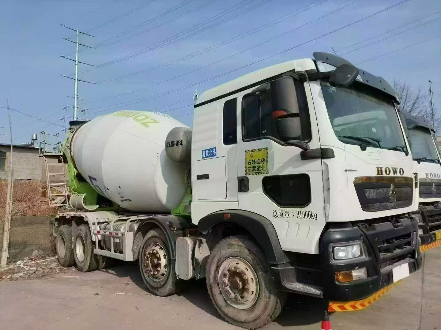 Used concrete mixers 2021 Zoomlion 12 cbm on Howo| Zoomlion
