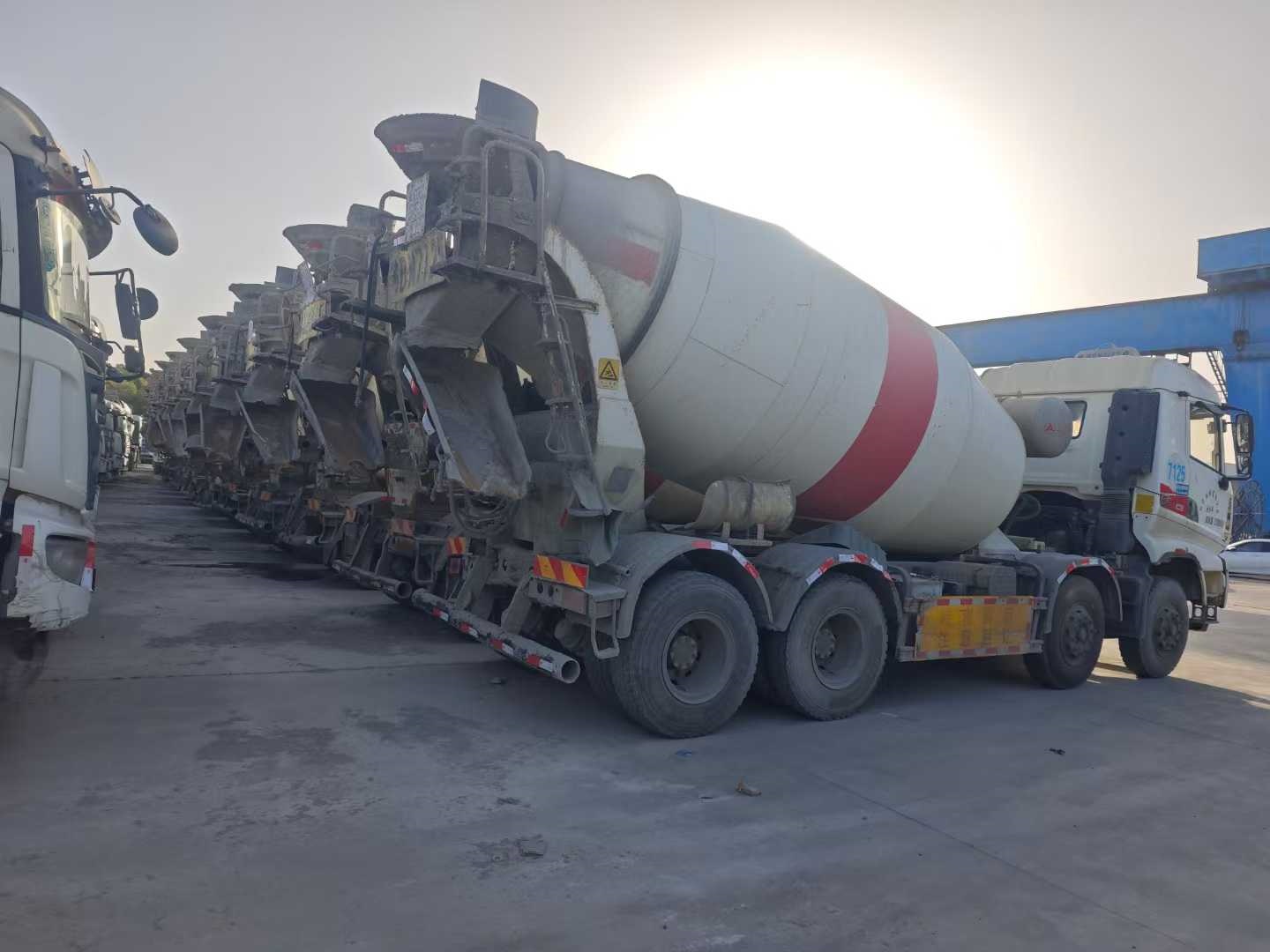 Used cement mixers 2020 Sany 12 cubic meters Hino engine| Sany